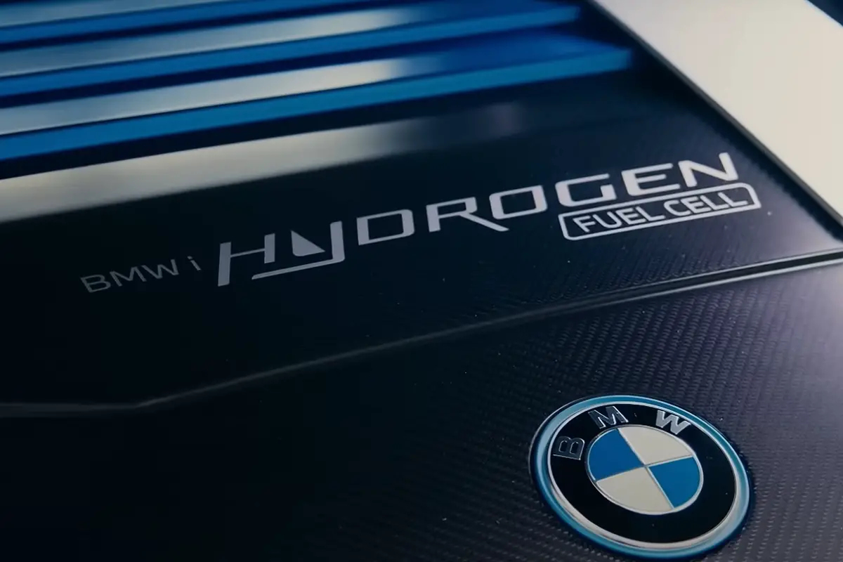 The first BMW iX5 hydrogen vehicles are rolling out onto roads | H2 ...